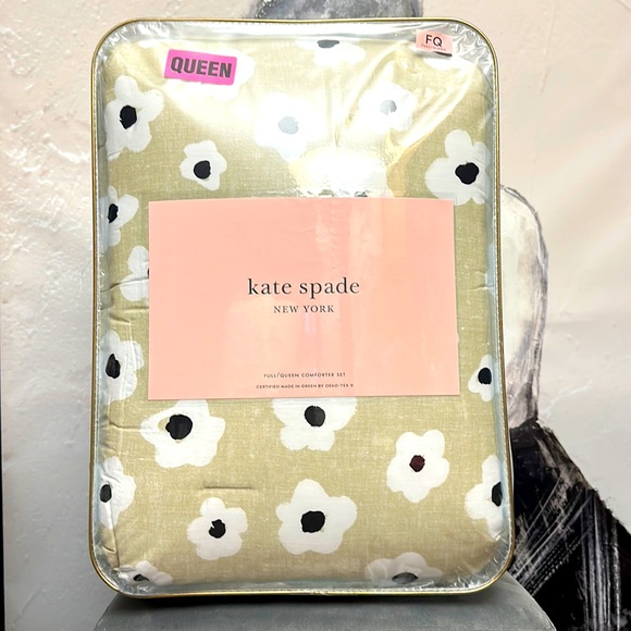 kate spade | Bedding | Kate Spade Faye Floral Comforter Set Queen ...
